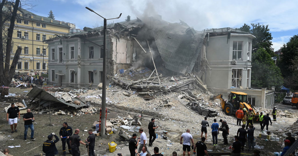 Ukraine: Kinderkrankenhaus bei russischem Angriff auf Kiew getroffen ...